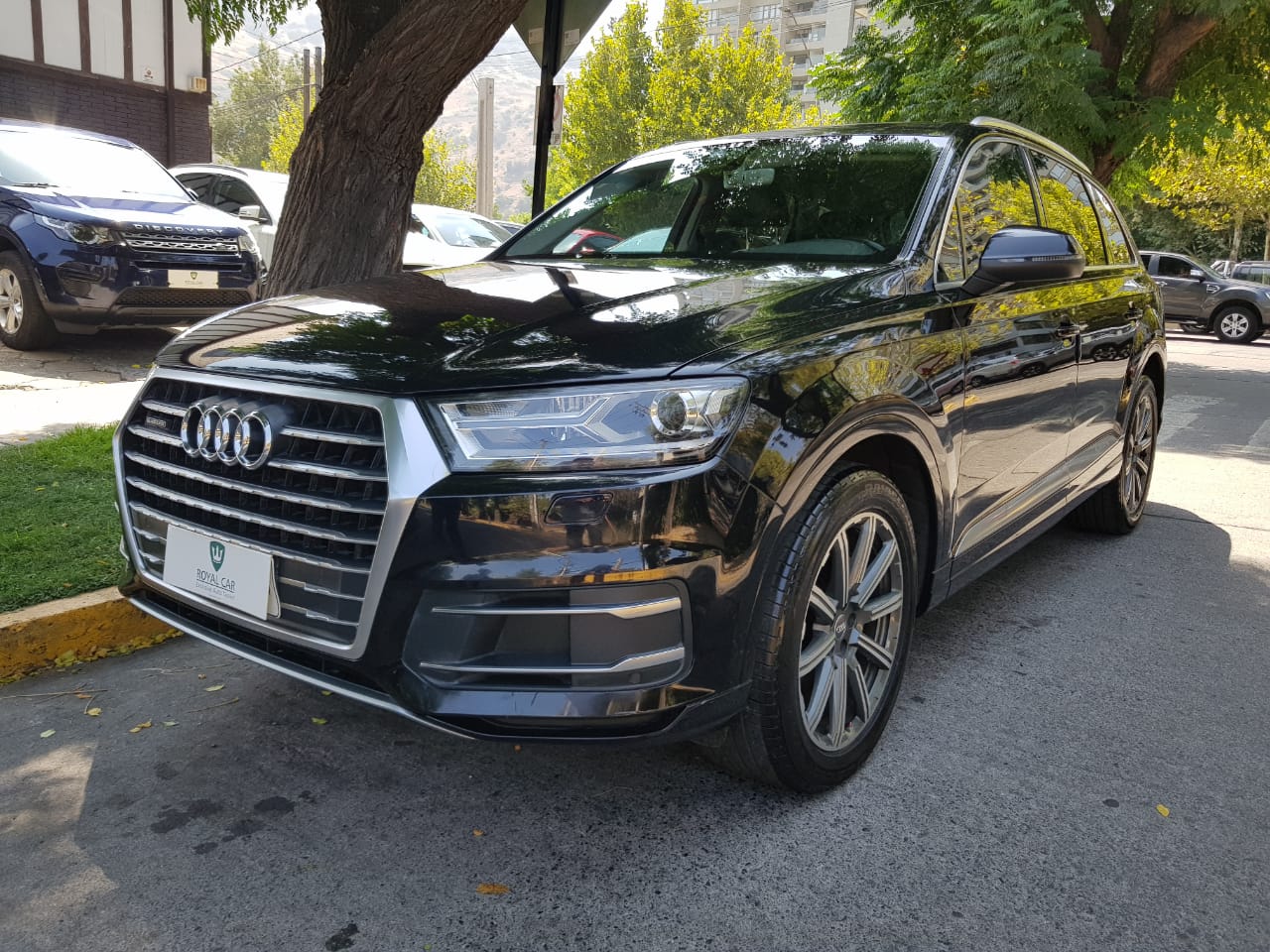 Audi Q7 3.0 TDI Quattro | Royal Car